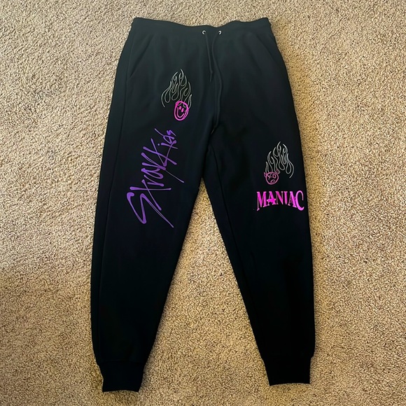 Pants & Jumpsuits | Stray Kids Skz 222 Maniac World Tour Merch Jogger ...